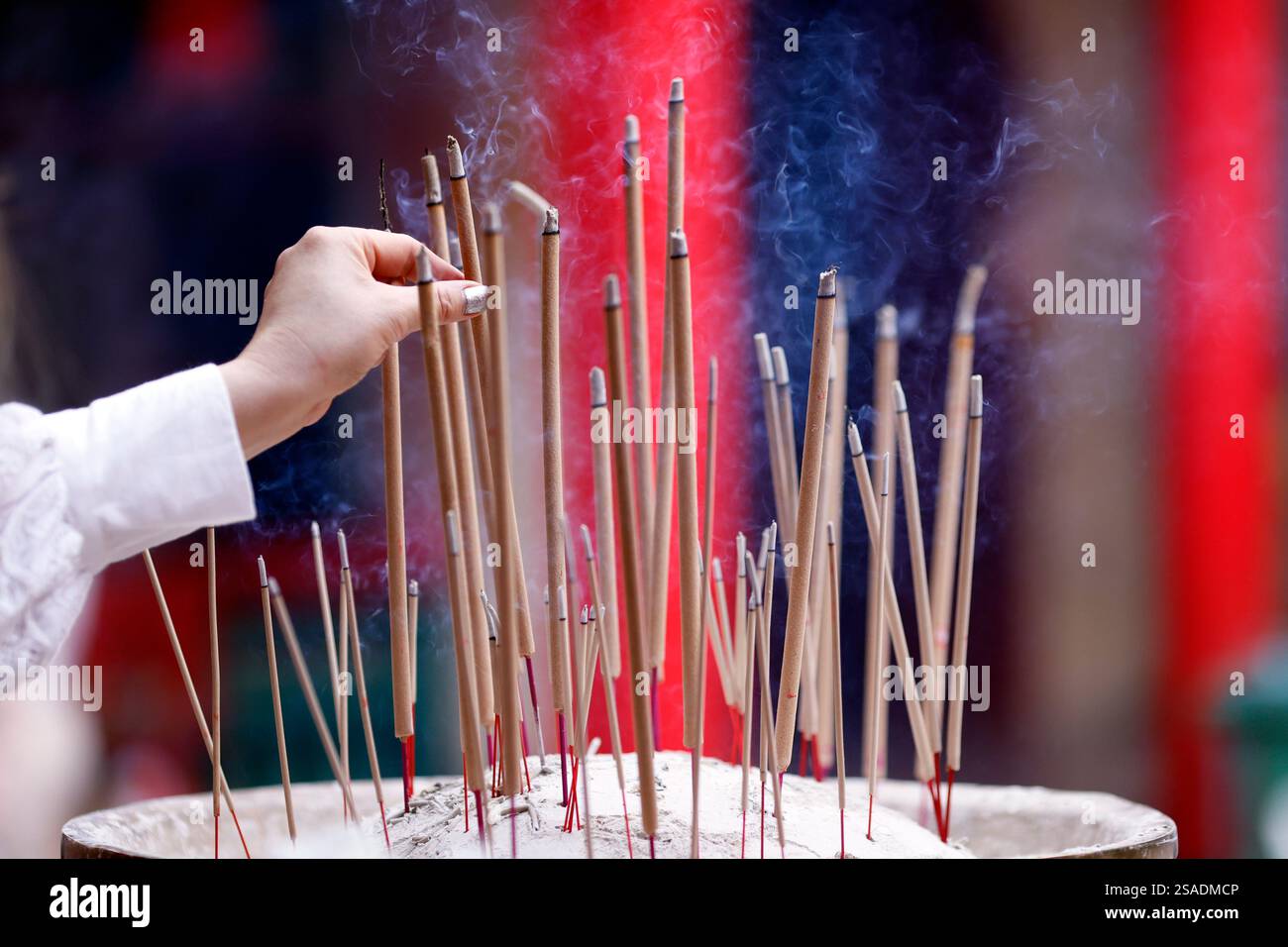 Guan Di chinese Temple in Chinatown. Offerings and prayer to the temple ...