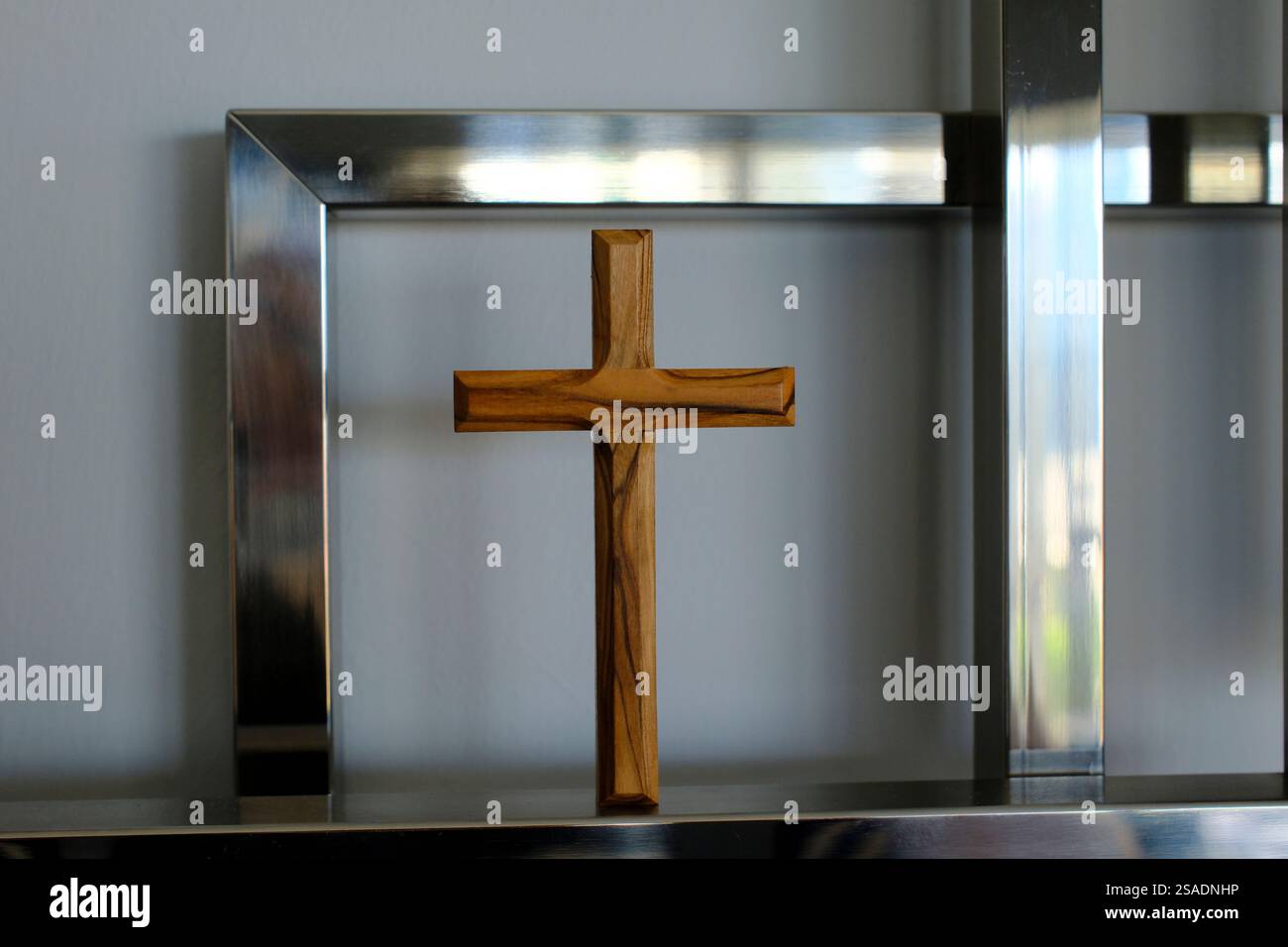 Wooden christian cross. Symbol of Christianity Stock Photo - Alamy