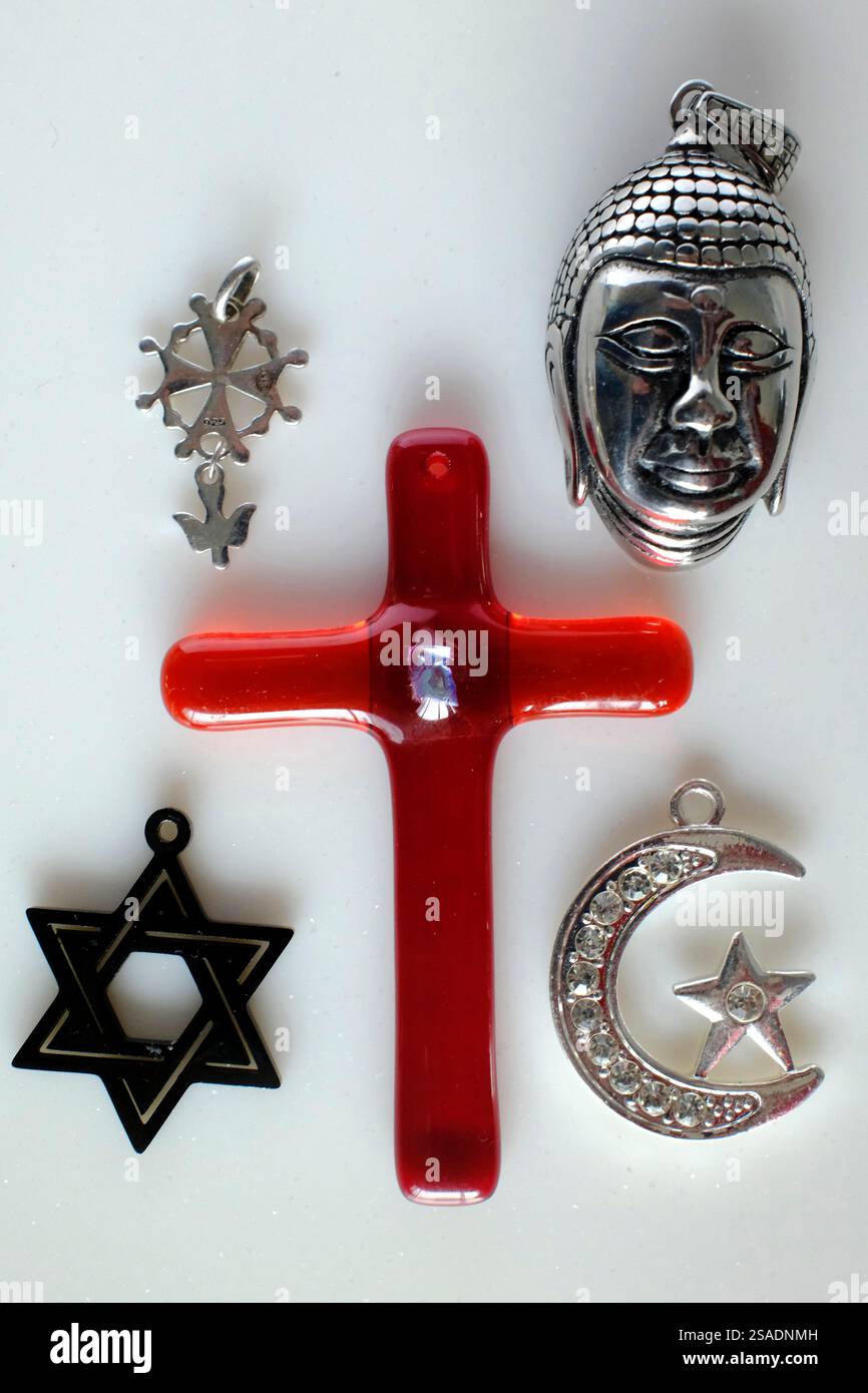 Symbols of major religions: Islam, Judaism, Catholicism, Buddhism and ...