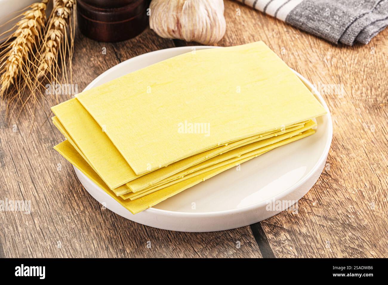 Italian cuisine - dry lasagna sheets for cooking Stock Photo - Alamy