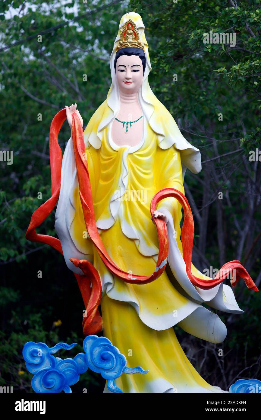 Quan Am Phat Dai buddhist temple. Quan Am (Quanyin) bodhisattva of ...