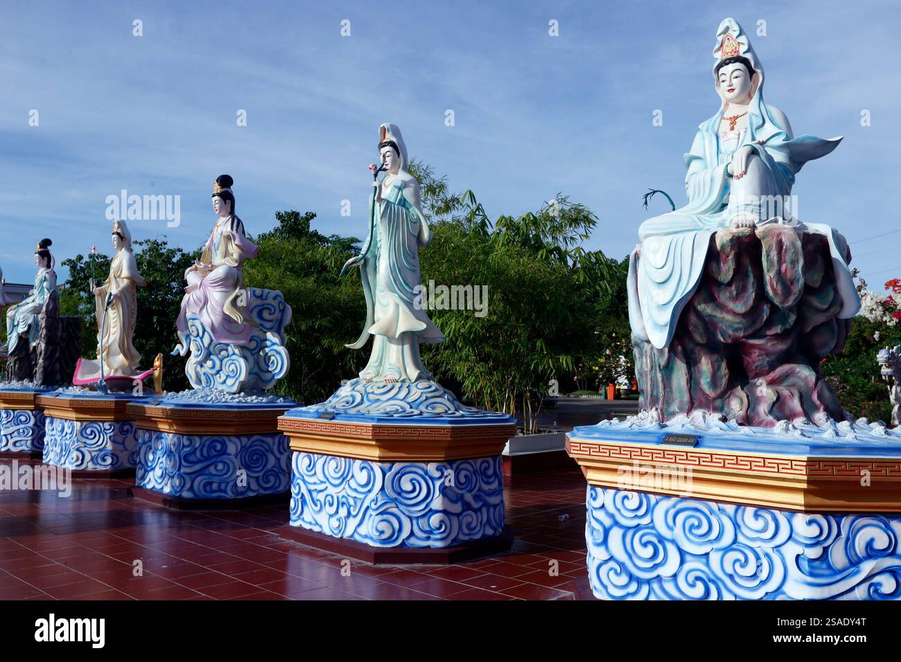 Thien Truc buddhist pagoda. Quan Am (Quanyin) bodhisattva of compassion ...