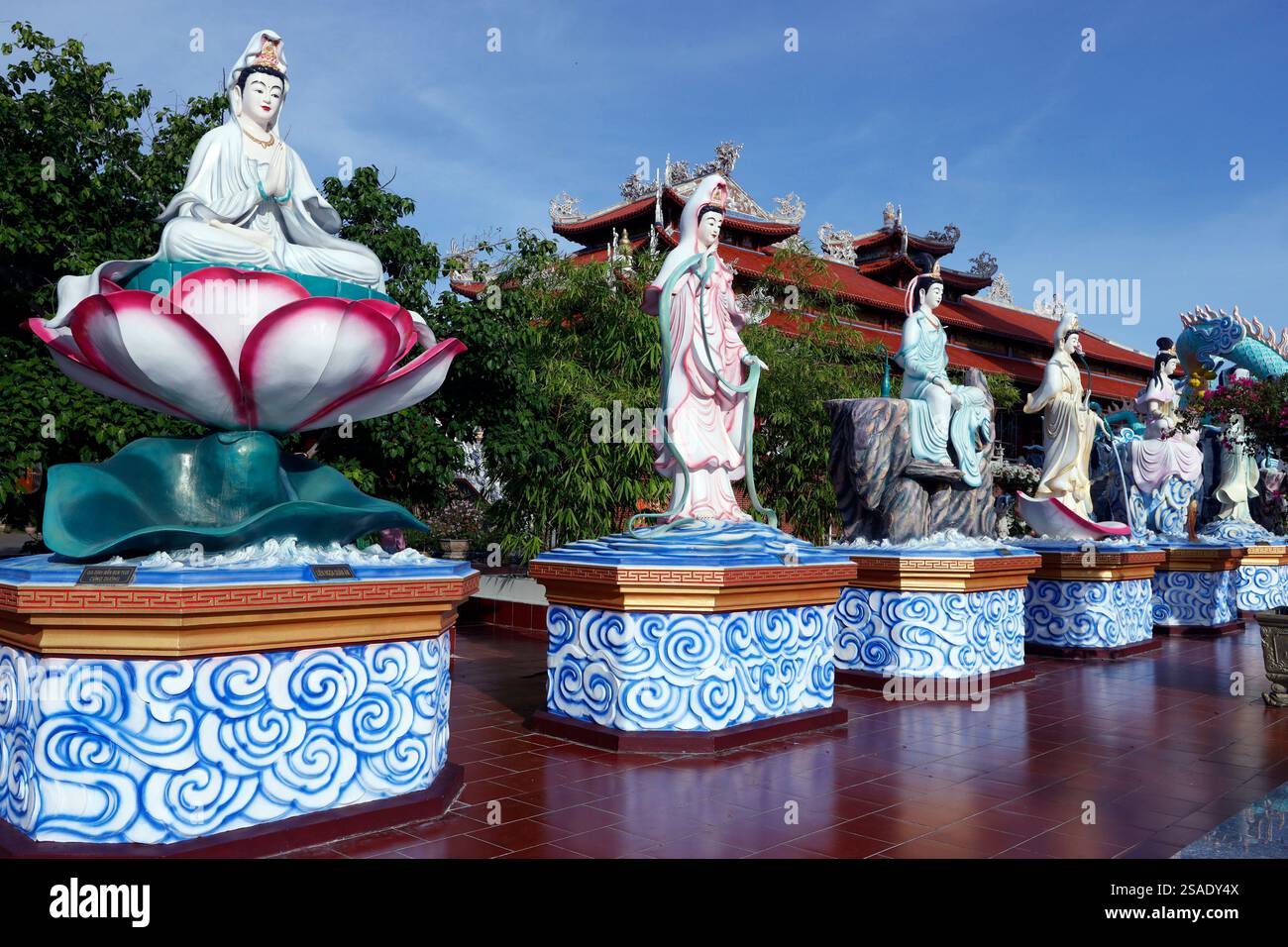 Thien Truc buddhist pagoda. Quan Am (Quanyin) bodhisattva of compassion ...