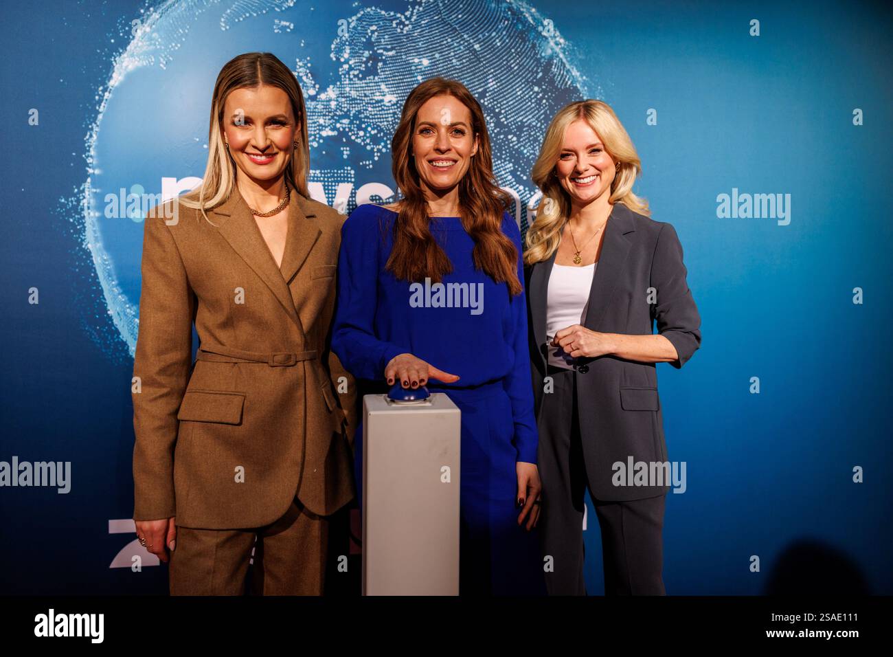 29 January 2025, Bavaria, Unterföhring: newstime presenters Karolin Kandler (l-r), Jule Gölsdorf ...