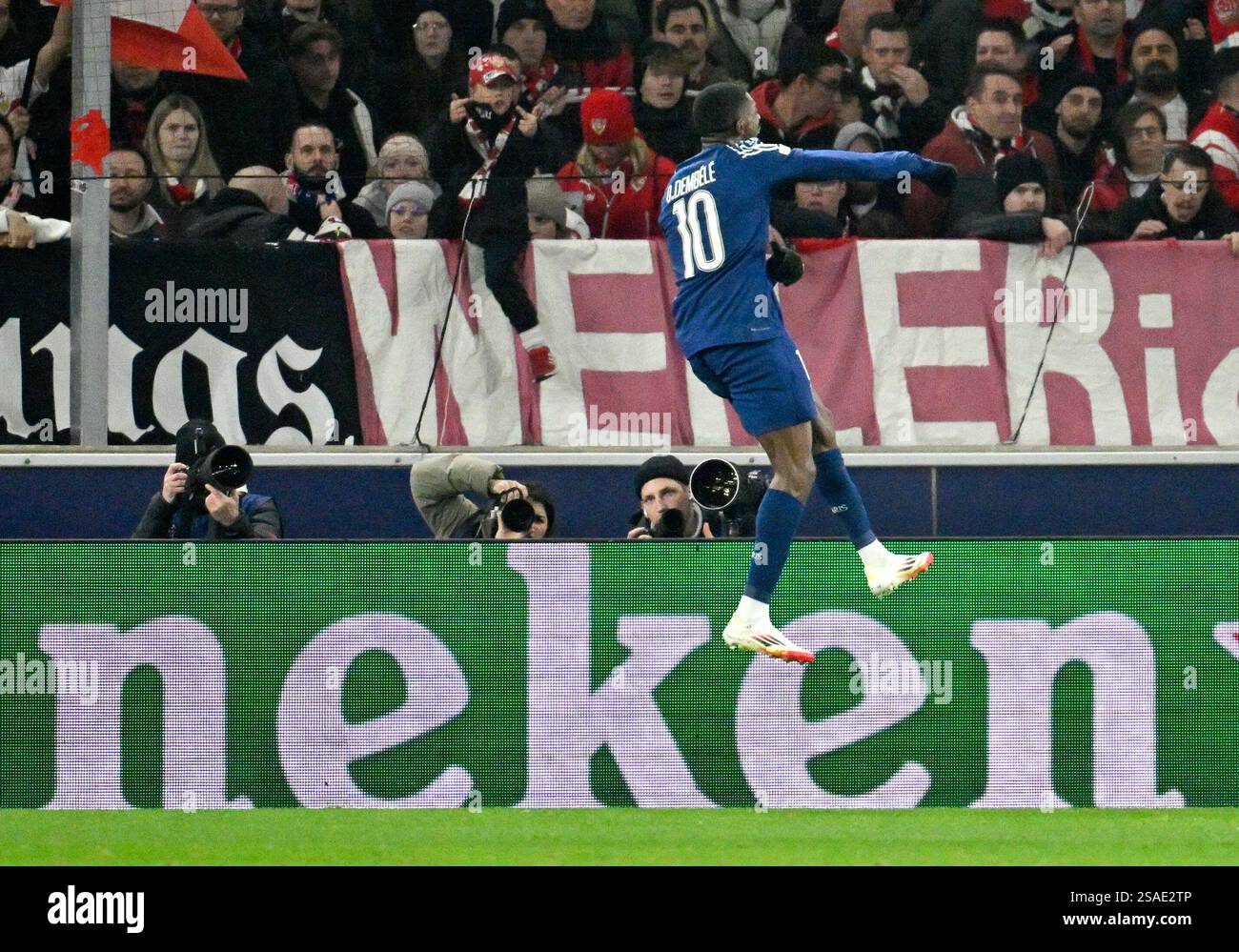 TOR zum 0:3 Ousmane Dembele FC Paris Saint-Germain PSG (10) Torjubel VfB Stuttgart vs. Paris St ...