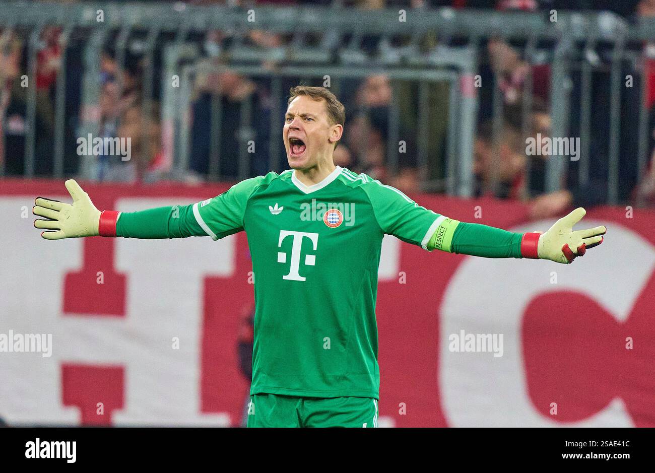 Munich, Germany. 29th Jan, 2025. Manuel NEUER, goalkeeper FCB 1 in the ...