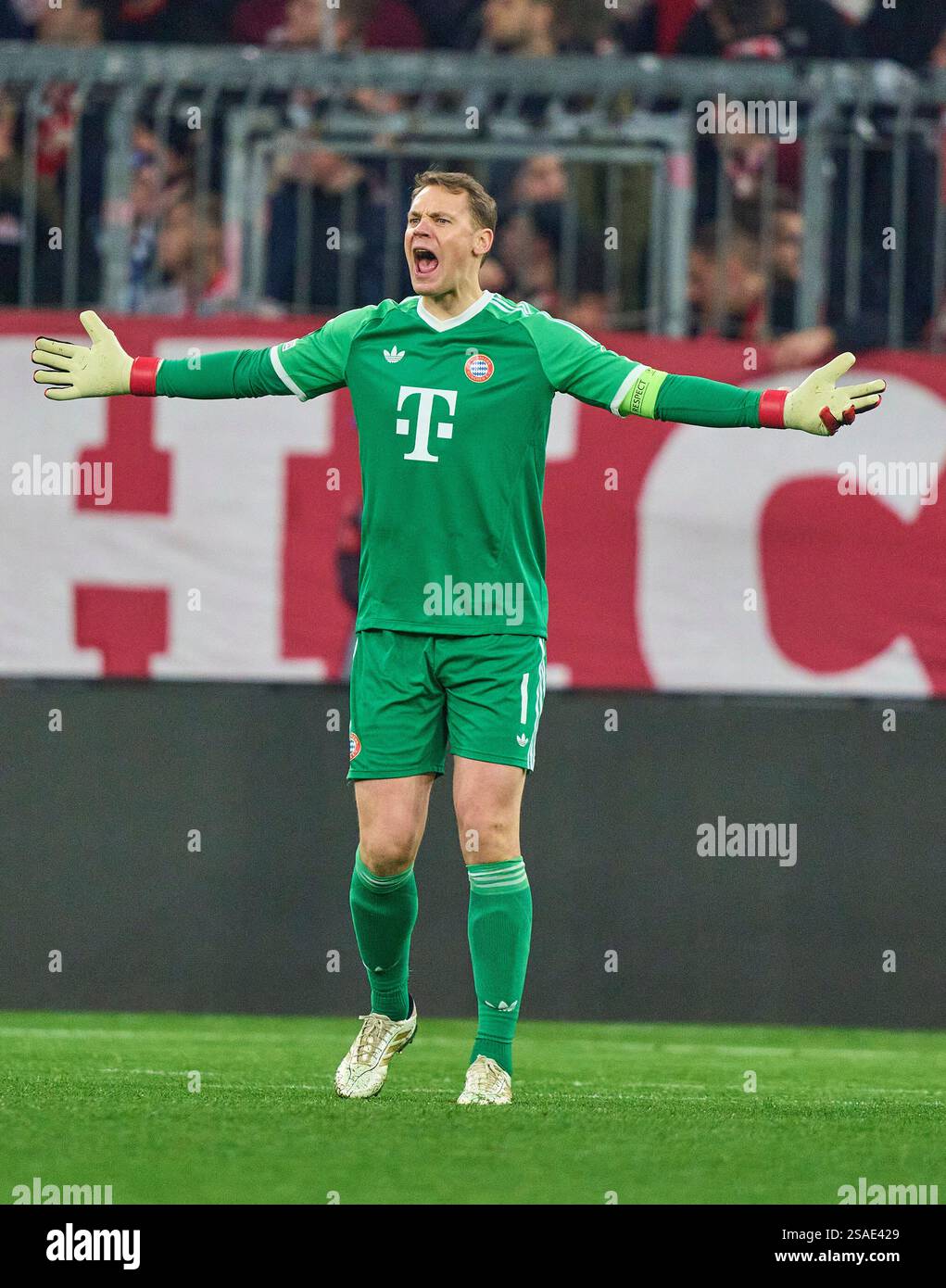 Munich, Germany. 29th Jan, 2025. Manuel NEUER, goalkeeper FCB 1 in the ...