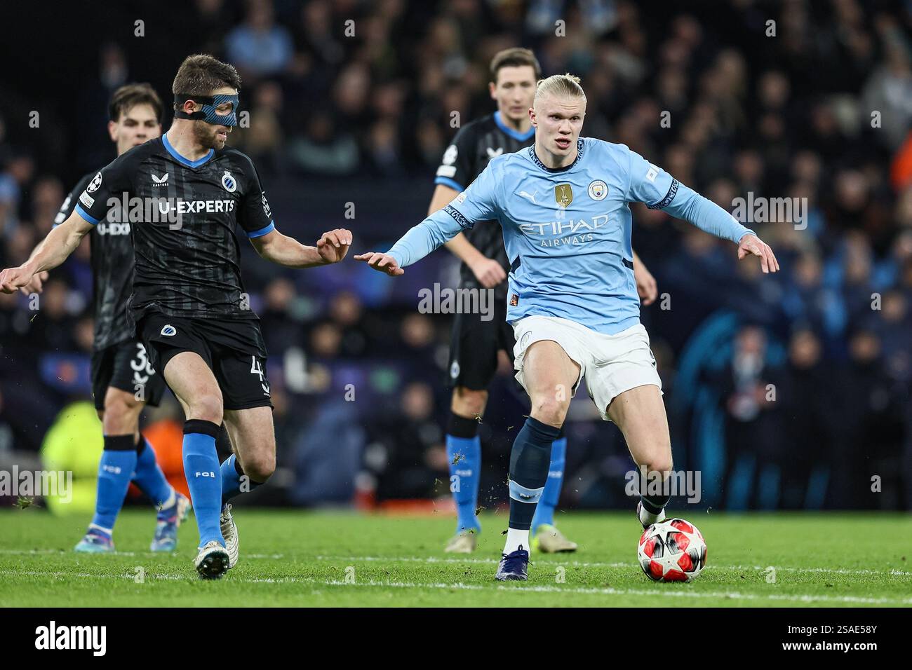 Manchester, UK. 29th Jan, 2025. Club's Brandon Mechele and Manchester ...
