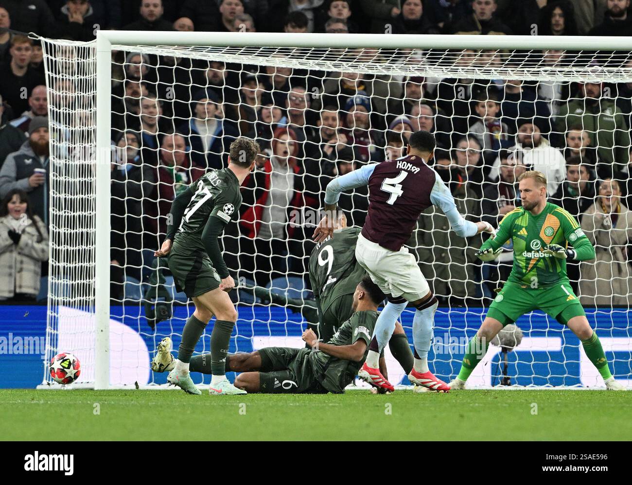Birmingham, UK. 29th Jan, 2025. Aston Villa's Ezri Konsa shoots wide ...