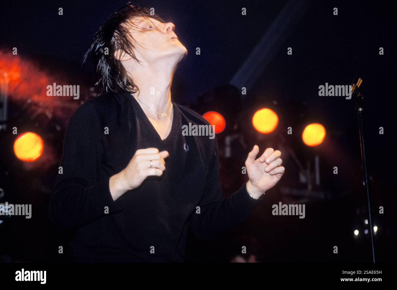 EARL BRUTUS, READING FESTIVAL, 1998: Nick Sanderson (22 April 1961 – 8 ...