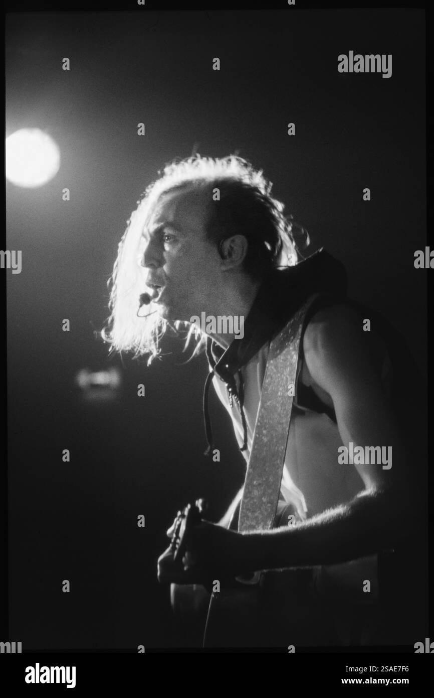JULIAN COPE, CONCERT, 1998: Indie rock legend Julian Cope playing a ...