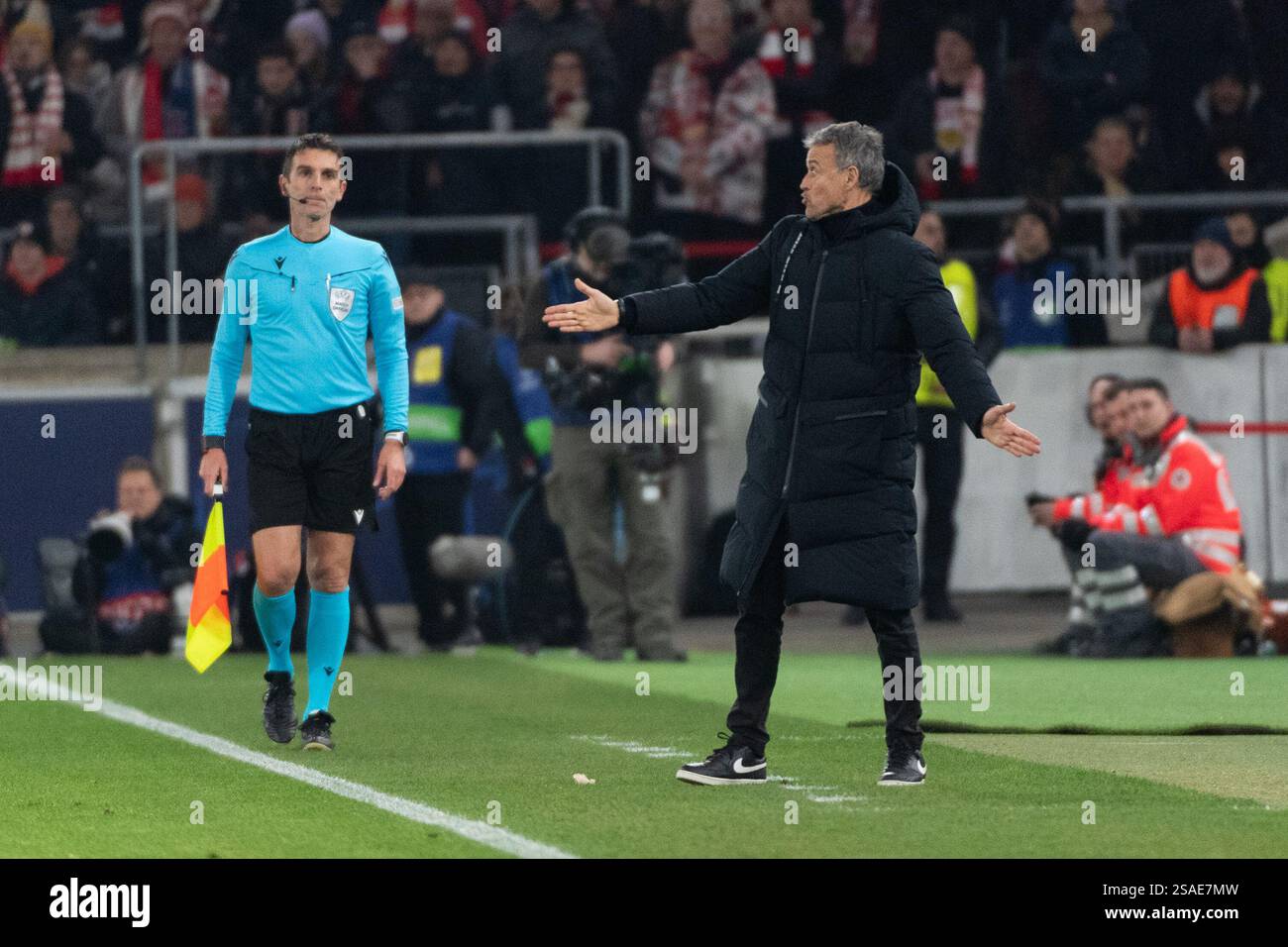 Luis Enrique (Paris Saint-Germain, Trainer, Cheftrainer) GER, VfB ...