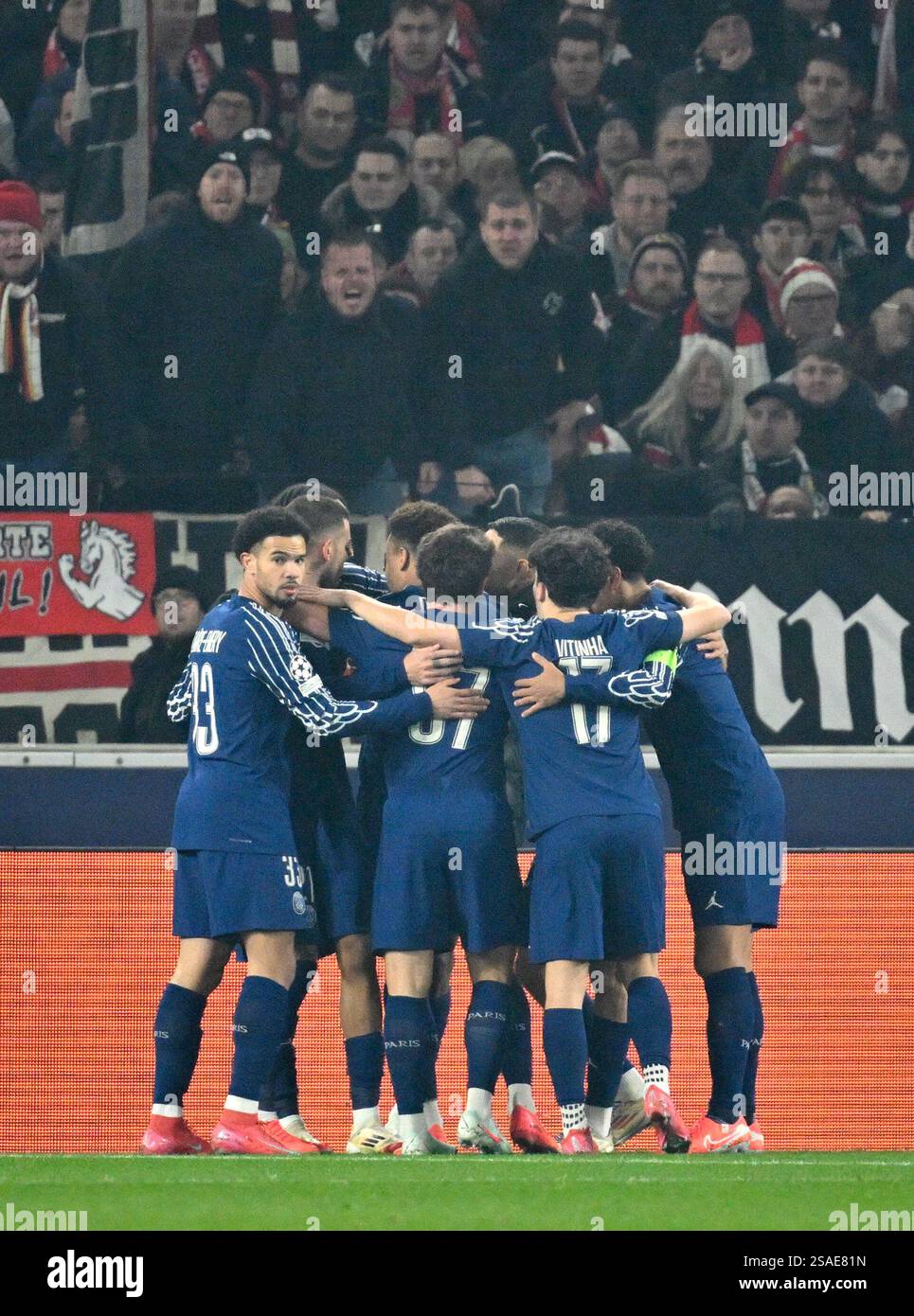 TOR zum 0:1 Bradley Barcola FC Paris Saint-Germain PSG (29) Torjubel Vitinha FC Paris Saint ...