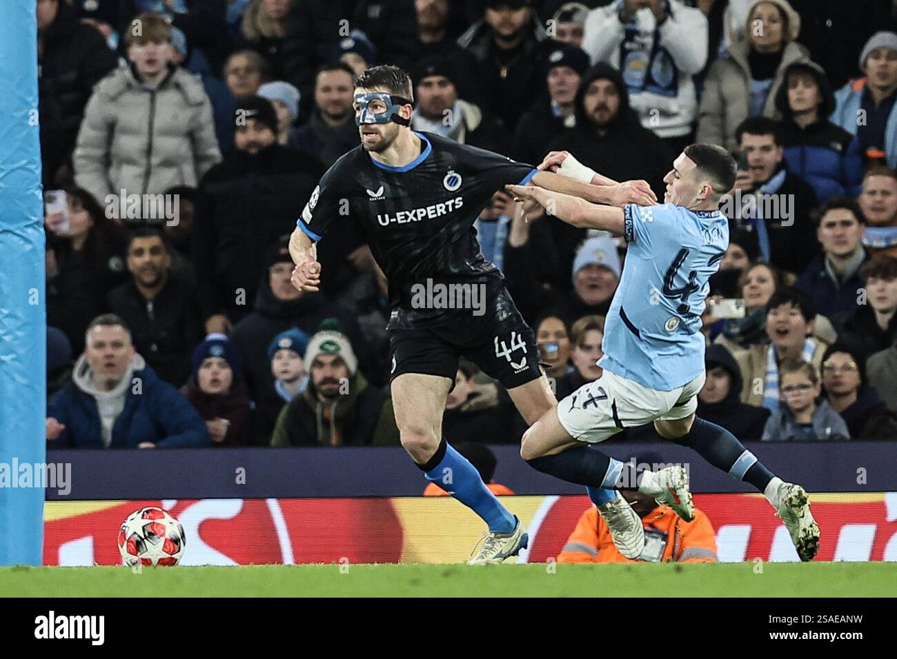 Manchester, UK. 29th Jan, 2025. Club's Brandon Mechele and Manchester ...