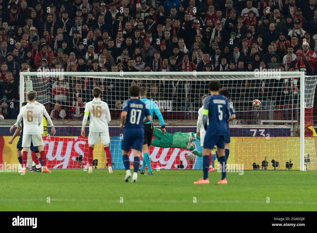 Stuttgart, Deutschland. 29th Jan, 2025. Tor zum 0:4 durch Ousmane Dembele (Paris Saint-Germain ...