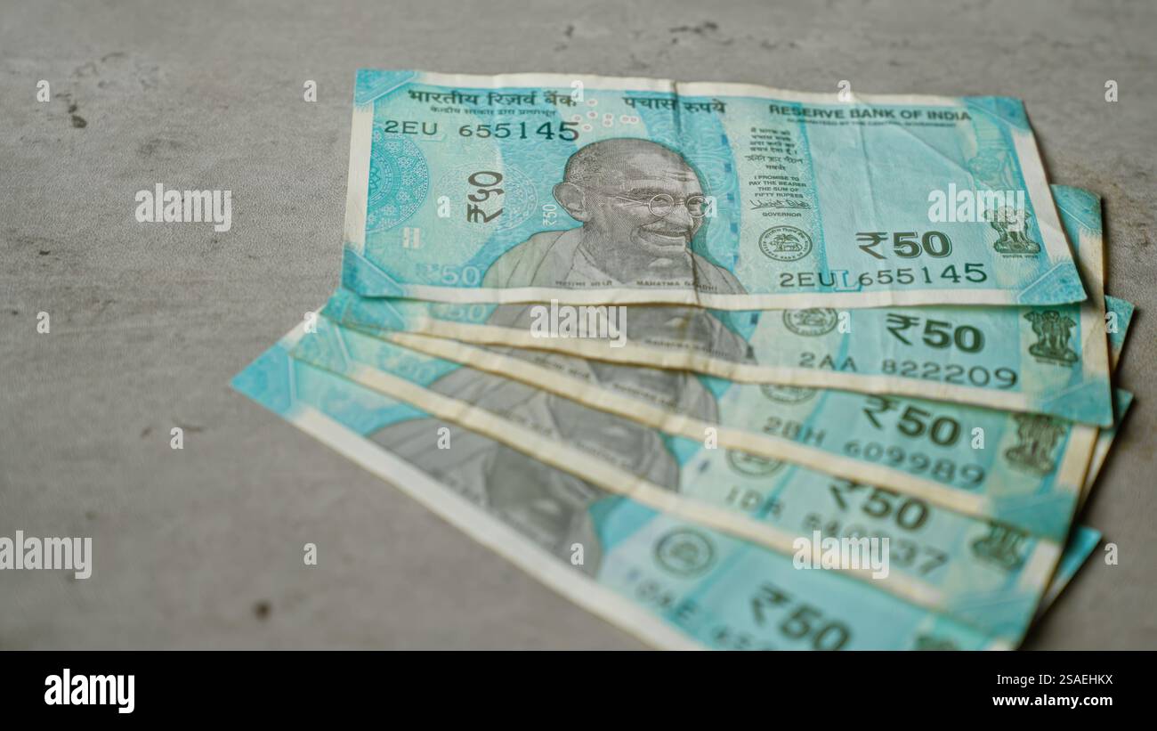 Indian currency notes and coins hi-res stock photography and images - Alamy