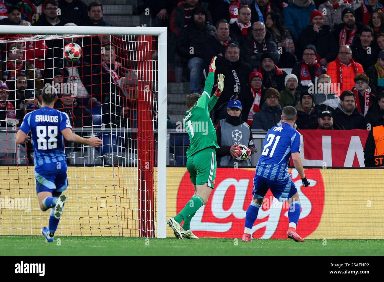 Fussball Champions League 8. Spieltag FC Bayern Muenchen - SK Slovan ...