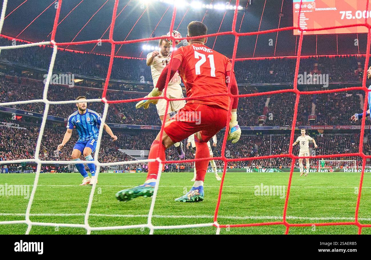 Munich, Germany. 29th Jan, 2025. Harry Kane, FCB 9 scores, shoots goal ...