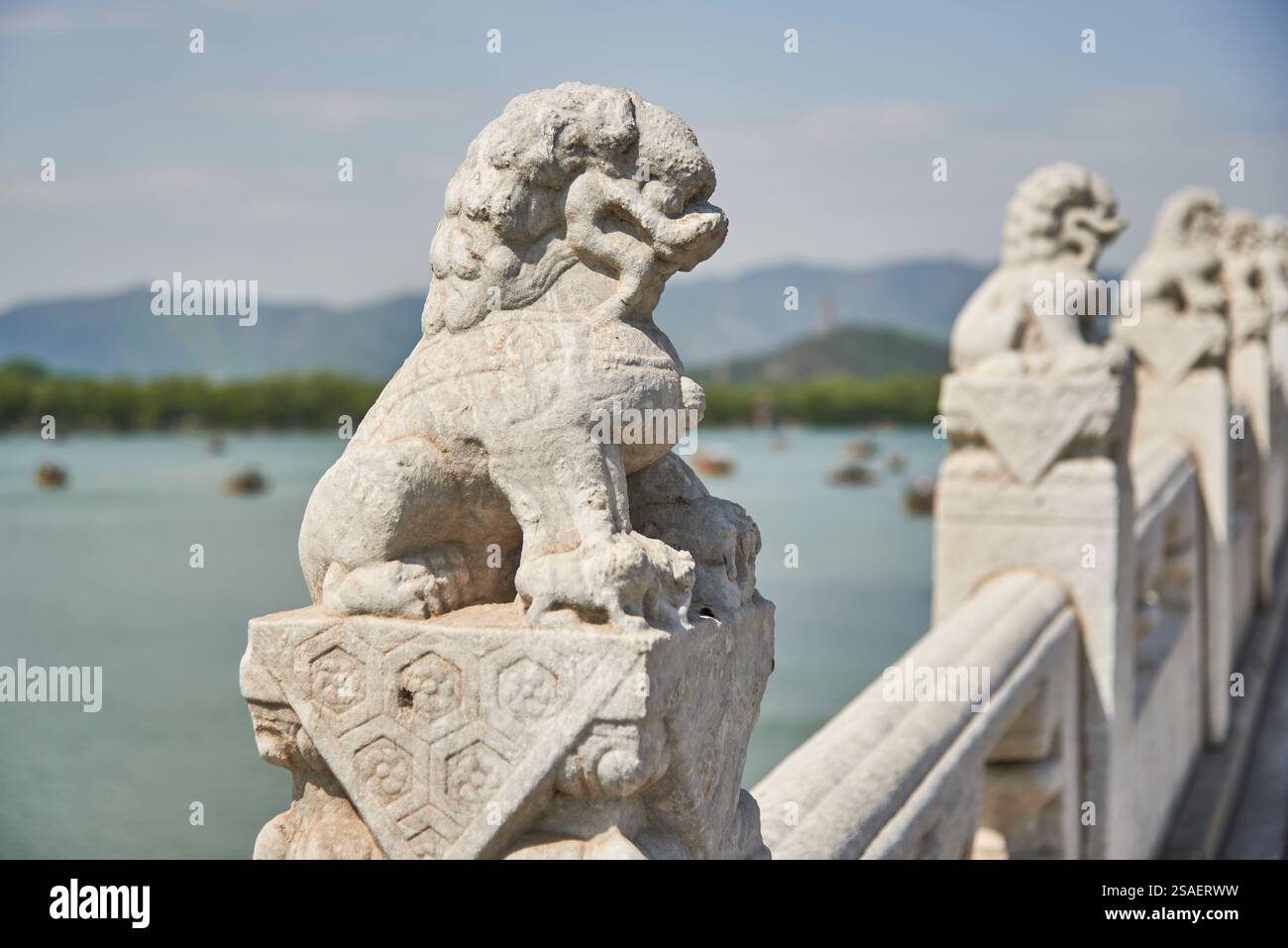 Dragons on Seventeen-Arch Bridge (Shiqikong Qiao) in The Summer Palace ...