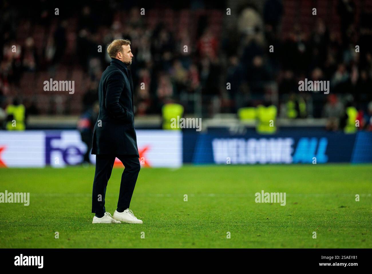 Stuttgart, Deutschland. 29th Jan, 2025. Sebastian Hoene? (Cheftrainer ...