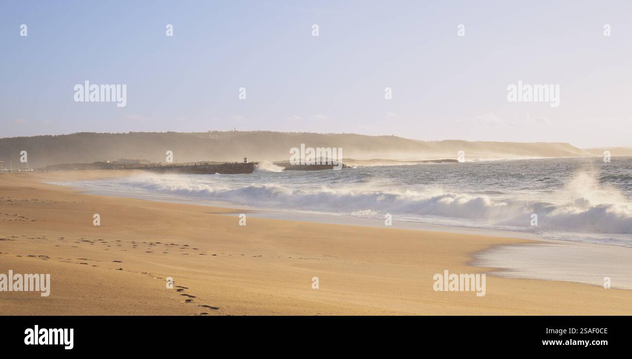 Waves crashing on beach cold hi-res stock photography and images - Alamy