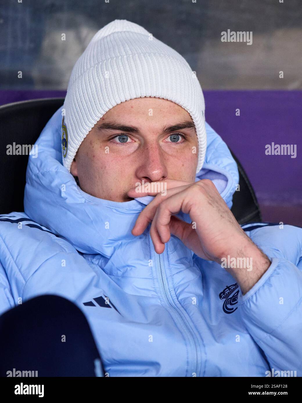 Andriy Lunin of Real Madrid CF looks on during the LaLiga EA Sports ...