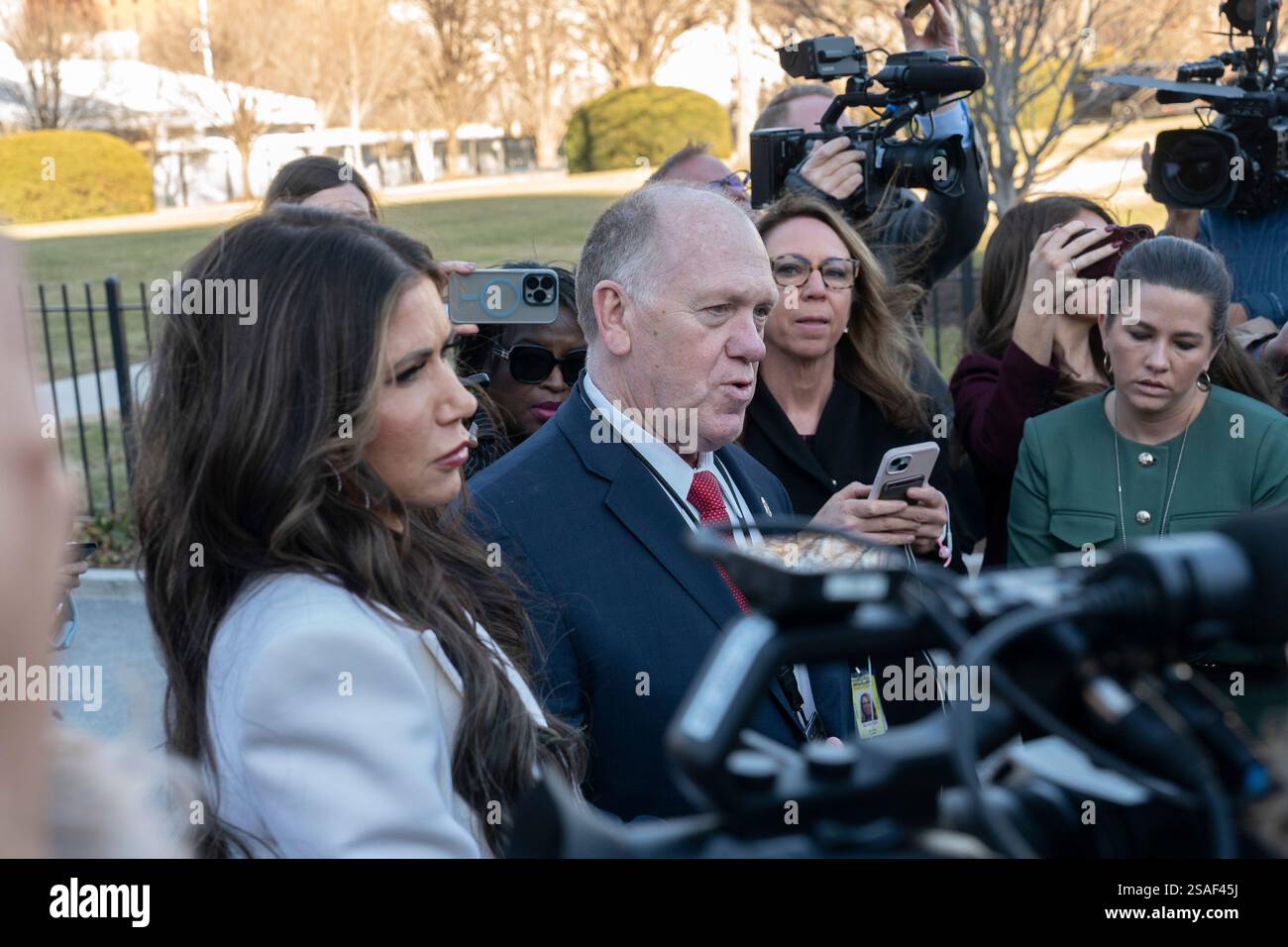 Kristi noem trump hi-res stock photography and images - Alamy