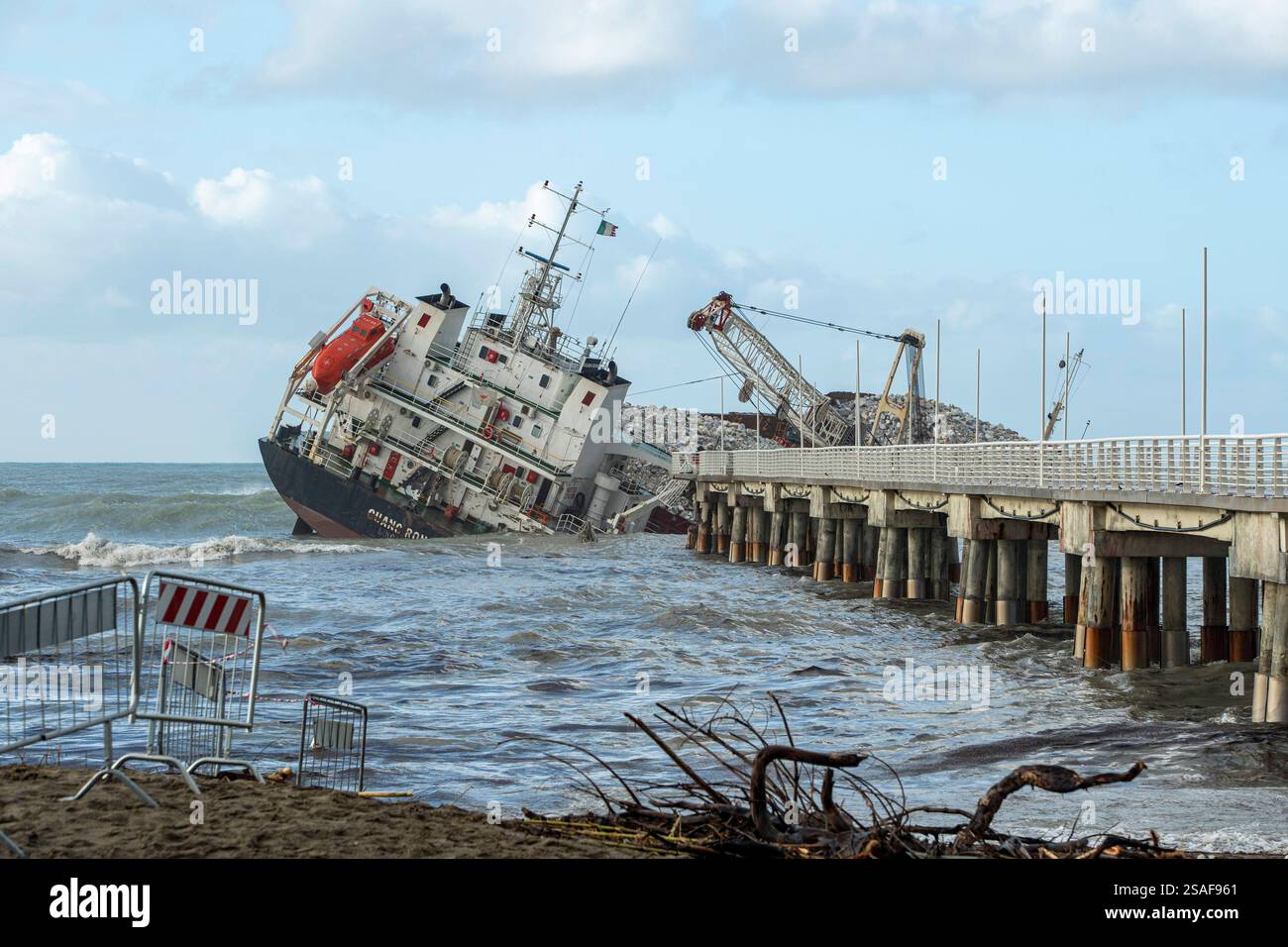 Massa, Massa Carrara, Italy. 29th Jan, 2025. Accident in Marina di ...