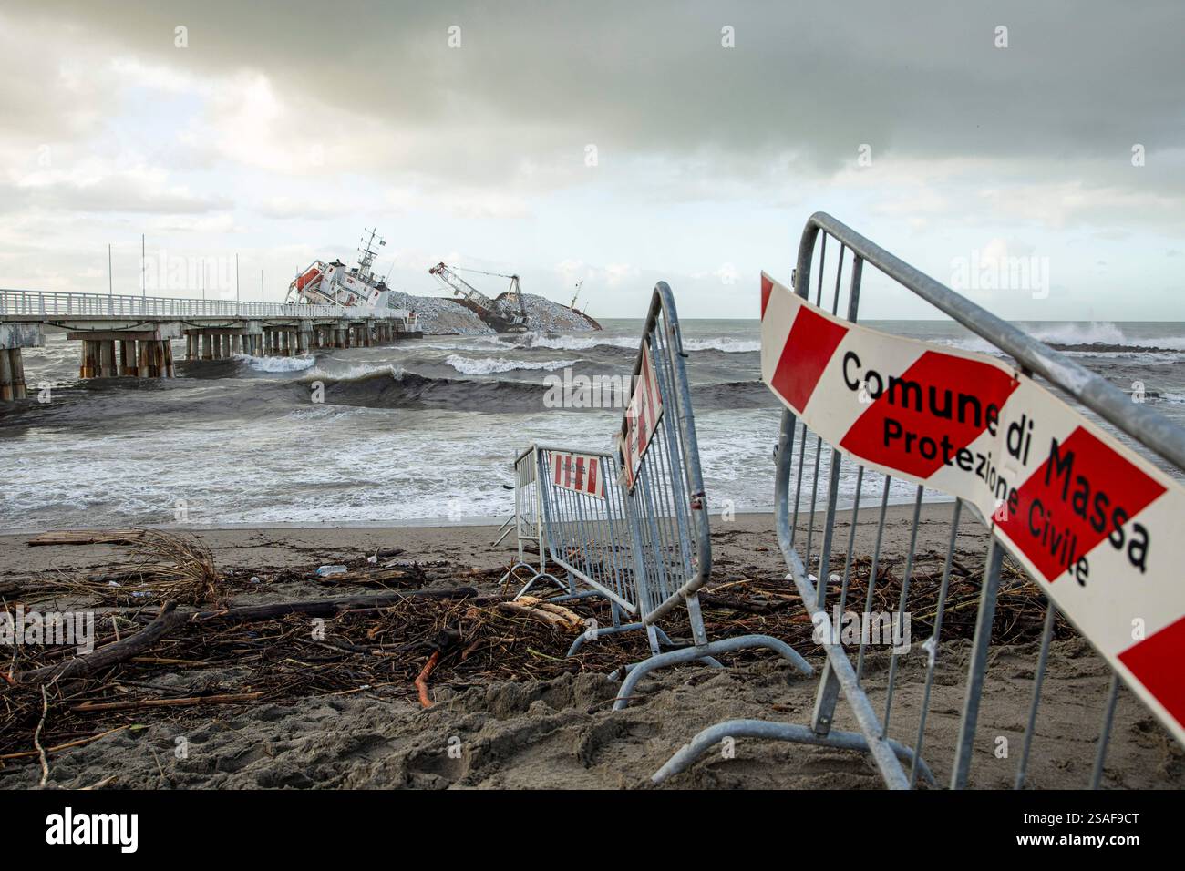 Massa, Massa Carrara, Italy. 29th Jan, 2025. Accident in Marina di ...