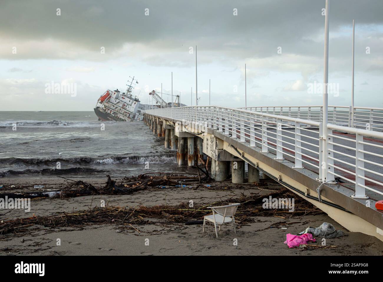 Massa, Massa Carrara, Italy. 29th Jan, 2025. Accident in Marina di ...