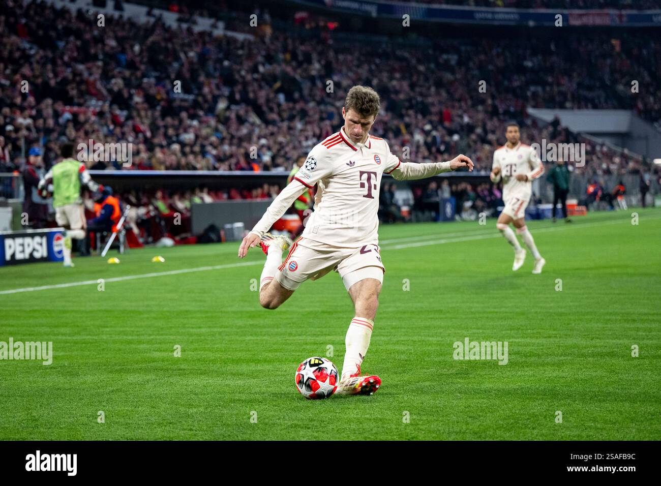 Thomas Mueller (FC Bayern Muenchen, #25) am Ball, GER, FC Bayern ...
