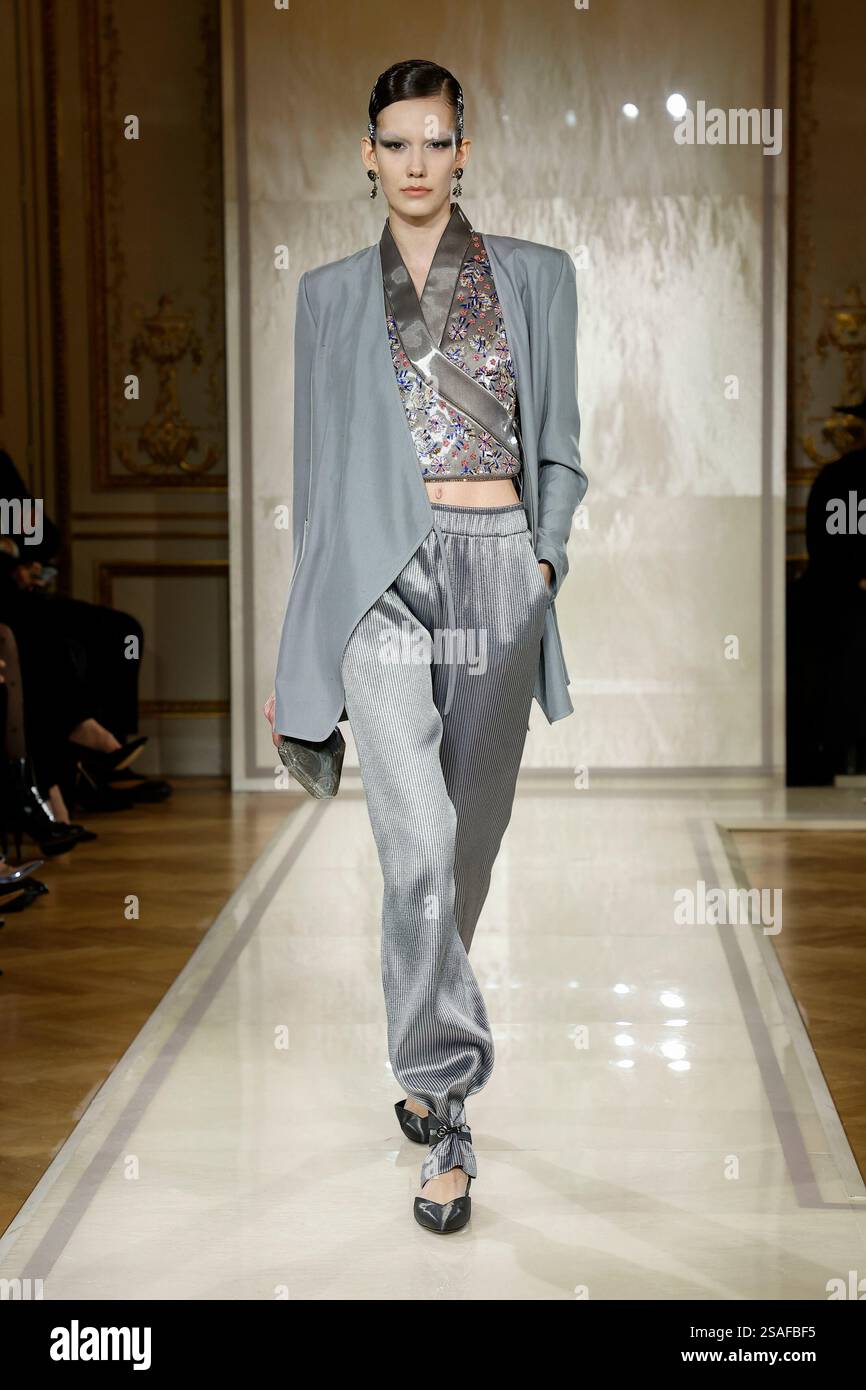 Paris, Frankreich. 28th Jan, 2025. GIORGIO ARMANI PRIVE Haute Couture ...