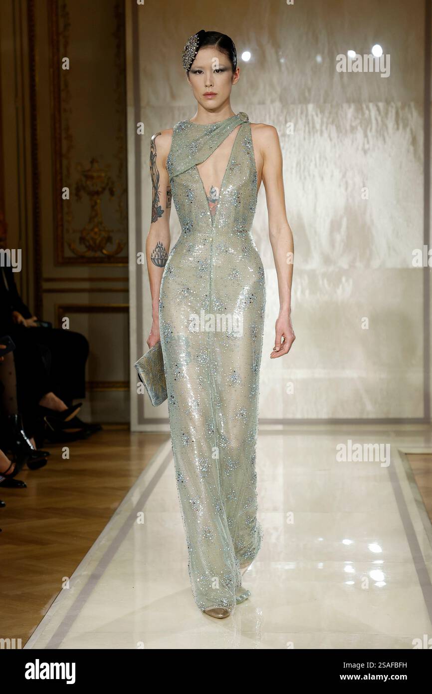 Paris, Frankreich. 28th Jan, 2025. GIORGIO ARMANI PRIVE Haute Couture ...