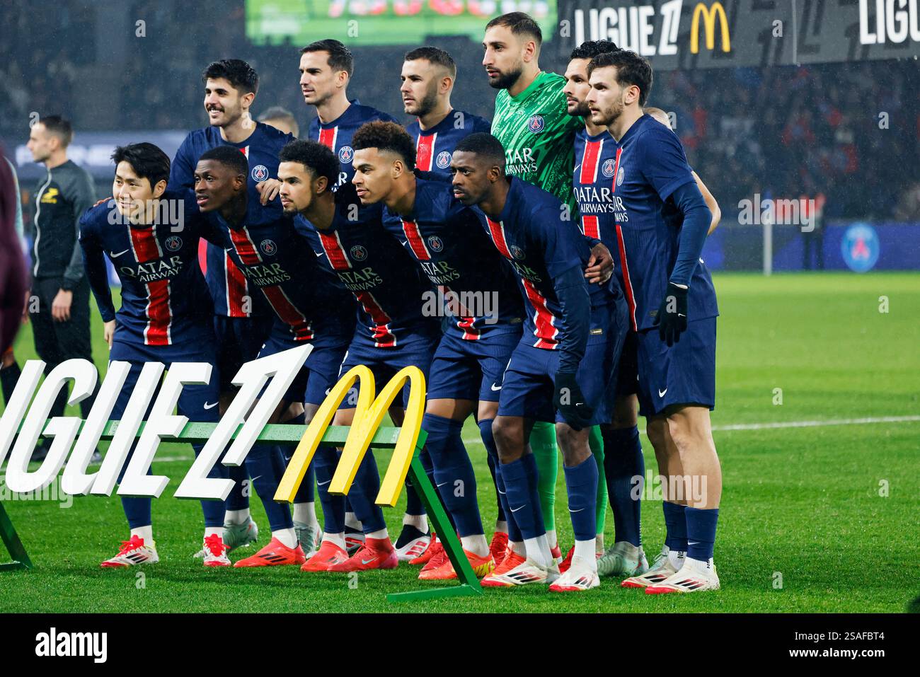 Paris, France. Credit: D. 25th Jan, 2025. PSG team group line-up (PSG ...