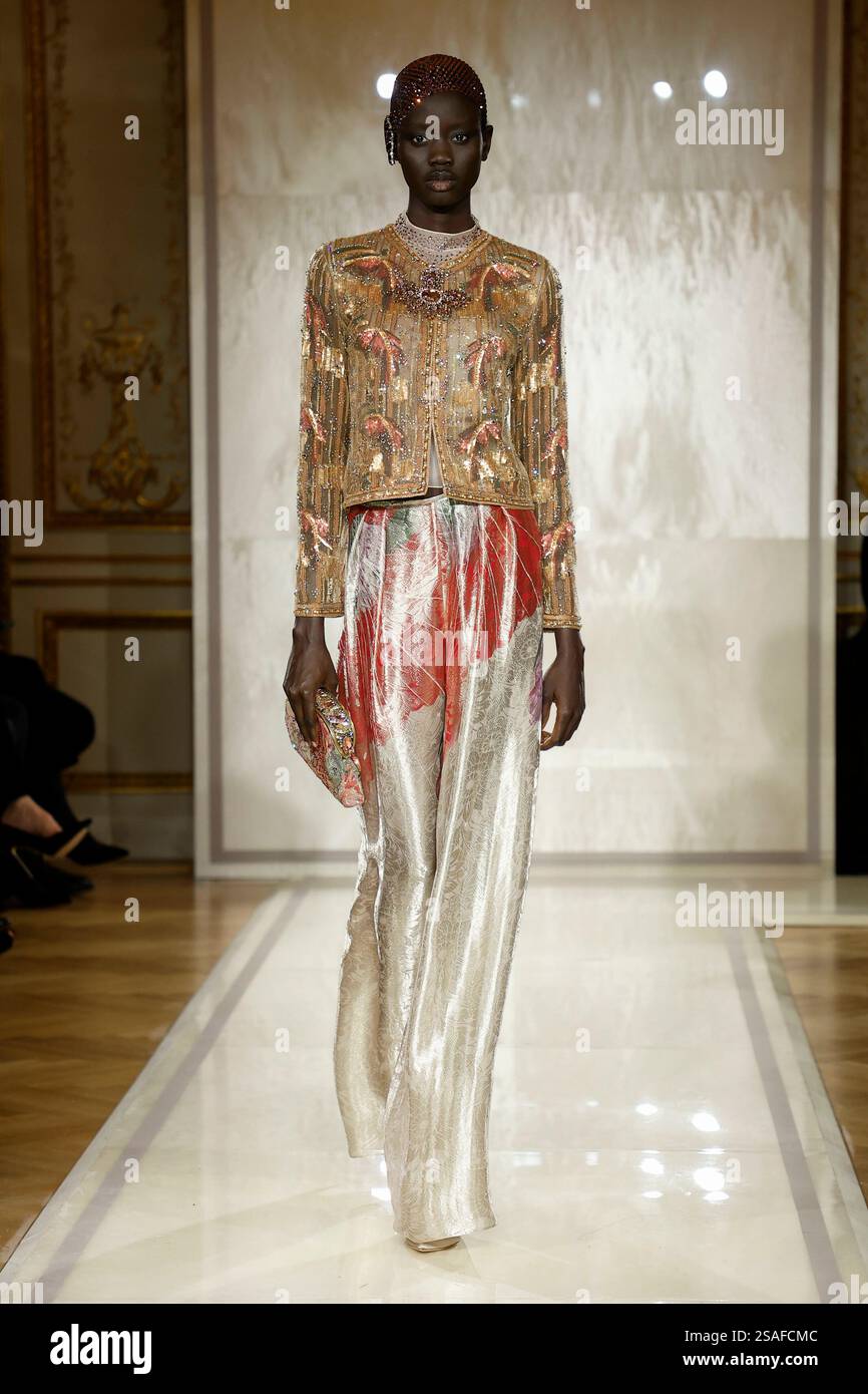 Paris, Frankreich. 28th Jan, 2025. GIORGIO ARMANI PRIVE Haute Couture ...