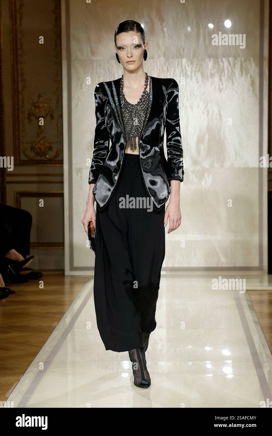 Paris, Frankreich. 28th Jan, 2025. GIORGIO ARMANI PRIVE Haute Couture ...