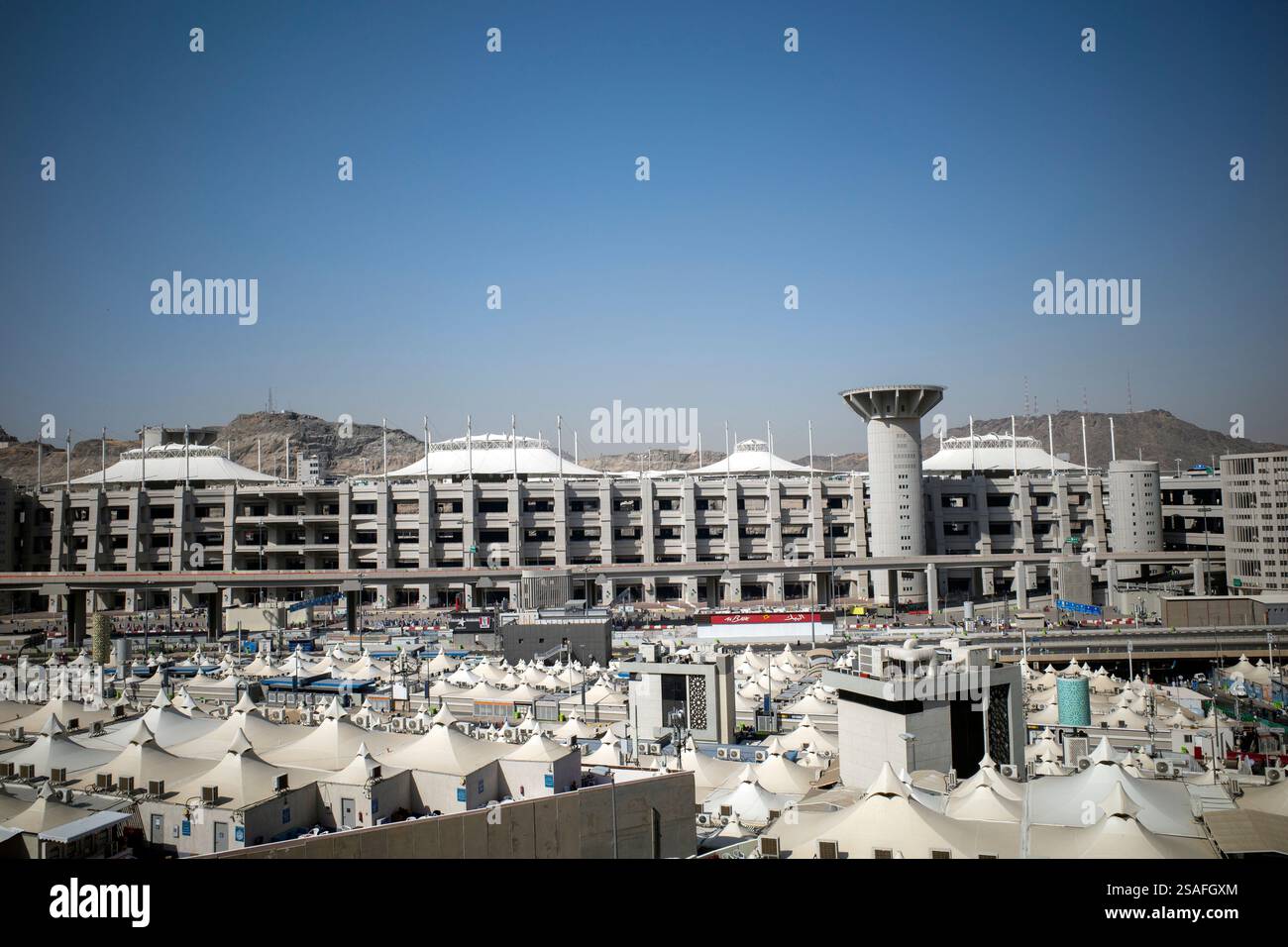 Mecca, Saudi Arabia - June 16, 2024: Buldings and tents for pilgrims ...
