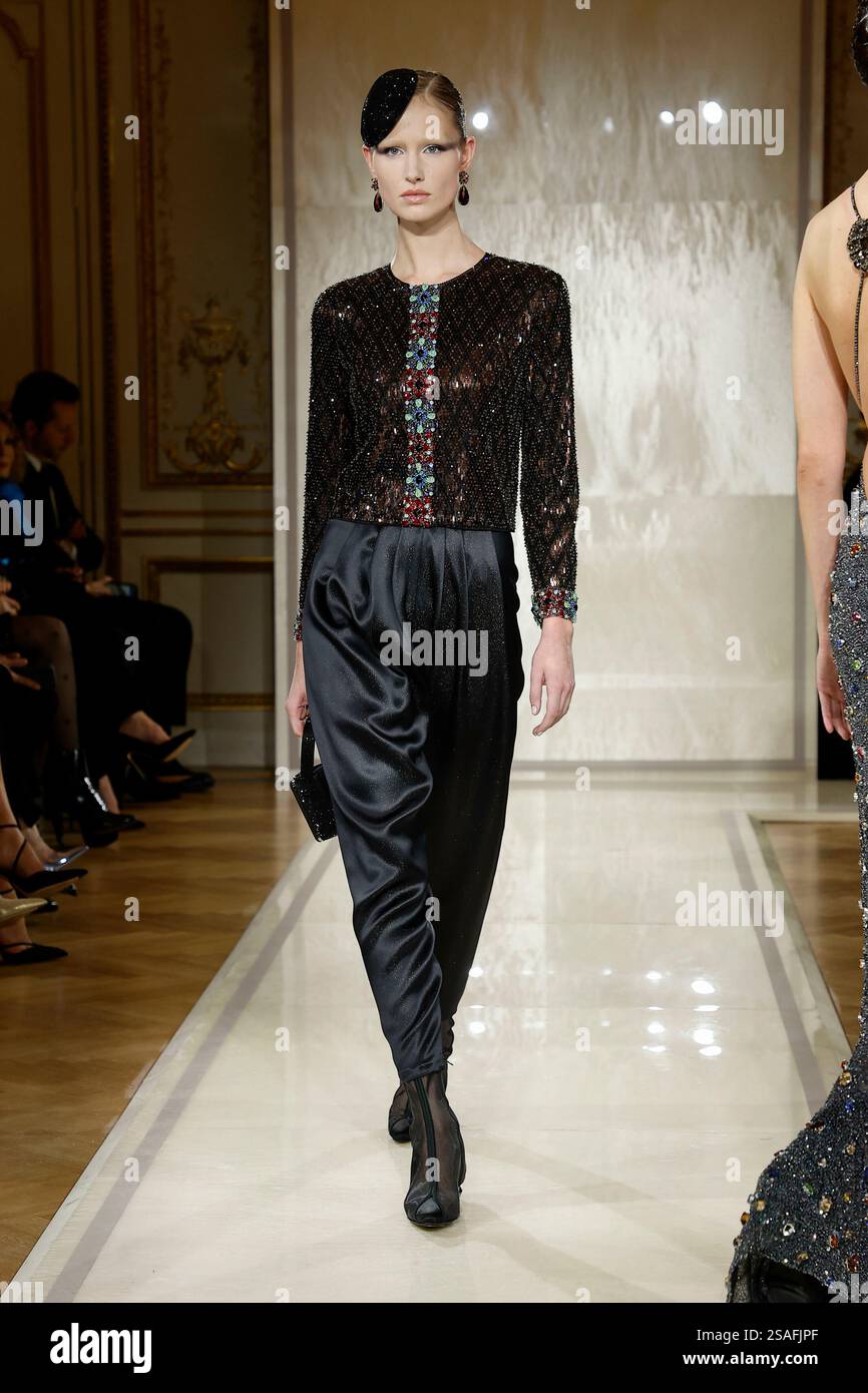Paris, Frankreich. 28th Jan, 2025. GIORGIO ARMANI PRIVE Haute Couture ...