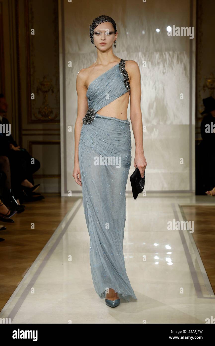Paris, Frankreich. 28th Jan, 2025. GIORGIO ARMANI PRIVE Haute Couture ...