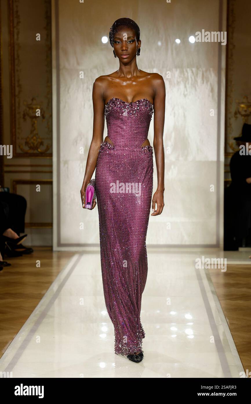 Paris, Frankreich. 28th Jan, 2025. GIORGIO ARMANI PRIVE Haute Couture ...