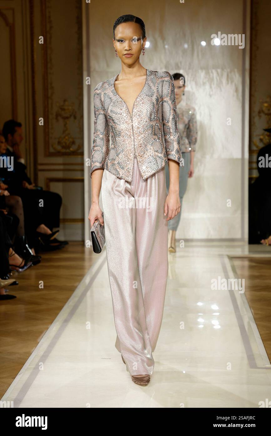 Paris, Frankreich. 28th Jan, 2025. GIORGIO ARMANI PRIVE Haute Couture ...