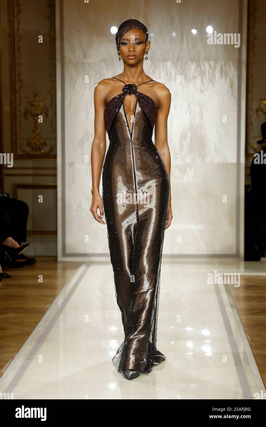 Paris, Frankreich. 28th Jan, 2025. GIORGIO ARMANI PRIVE Haute Couture ...