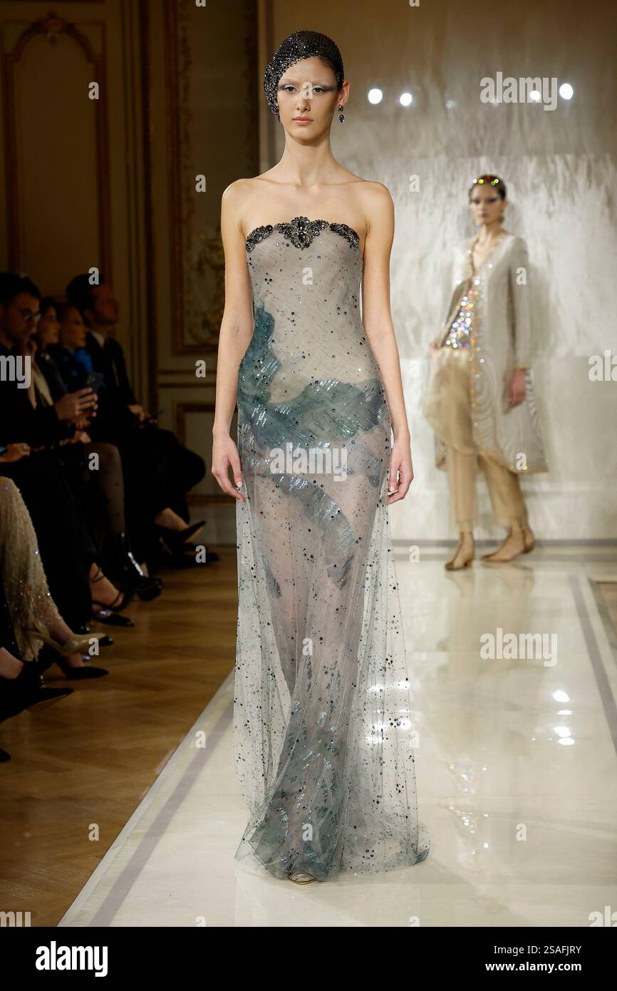Paris, Frankreich. 28th Jan, 2025. GIORGIO ARMANI PRIVE Haute Couture ...