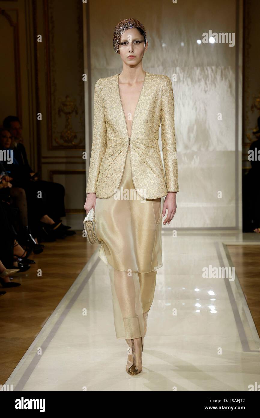 Paris, Frankreich. 28th Jan, 2025. GIORGIO ARMANI PRIVE Haute Couture ...