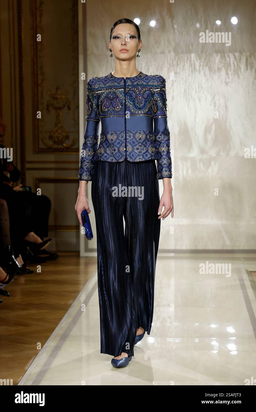 Paris, Frankreich. 28th Jan, 2025. GIORGIO ARMANI PRIVE Haute Couture ...
