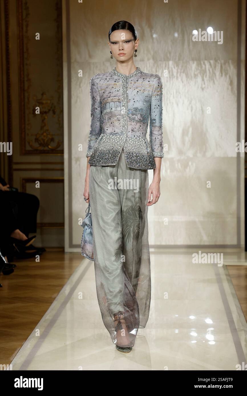 Paris, Frankreich. 28th Jan, 2025. GIORGIO ARMANI PRIVE Haute Couture ...