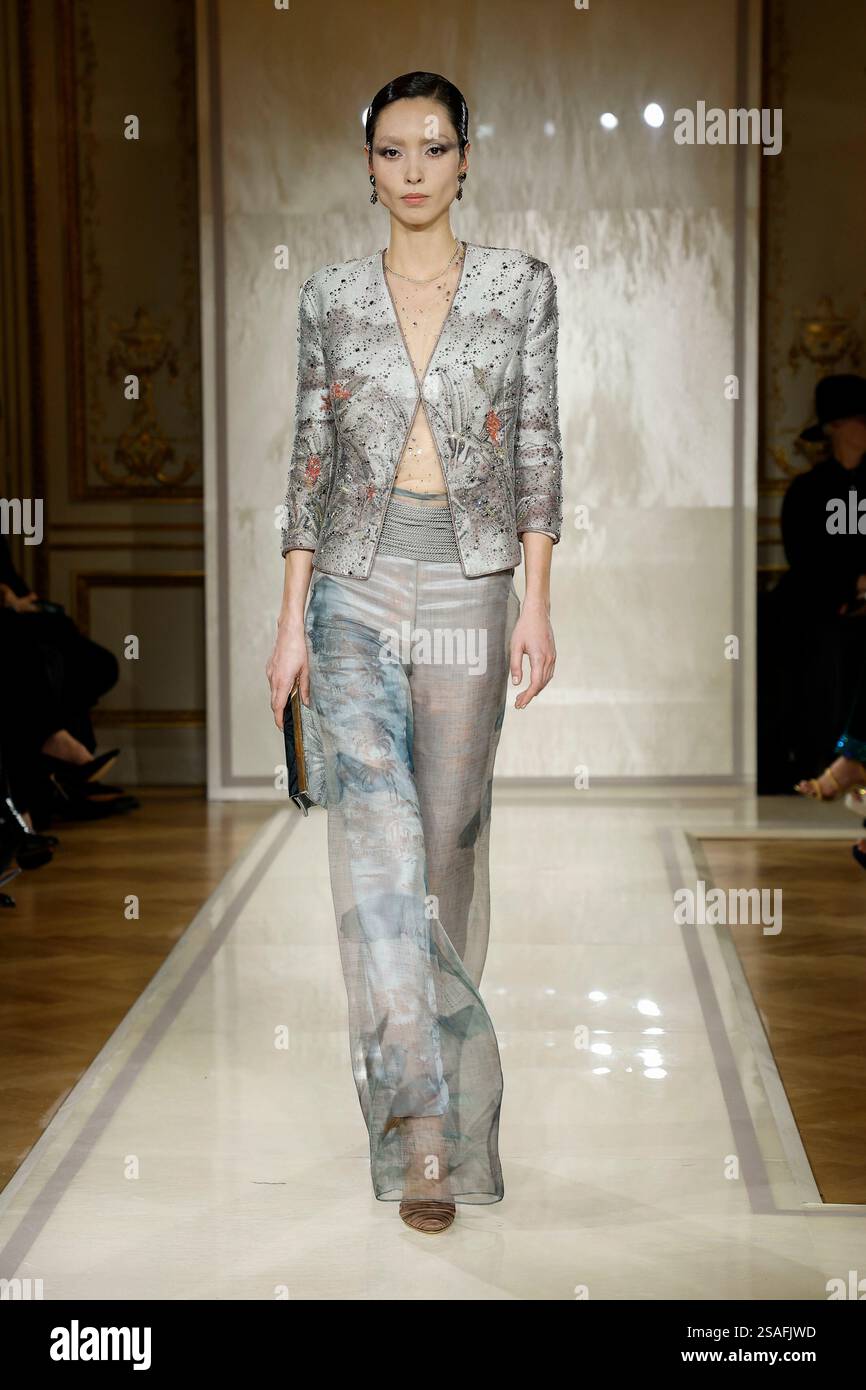 Paris, Frankreich. 28th Jan, 2025. GIORGIO ARMANI PRIVE Haute Couture ...