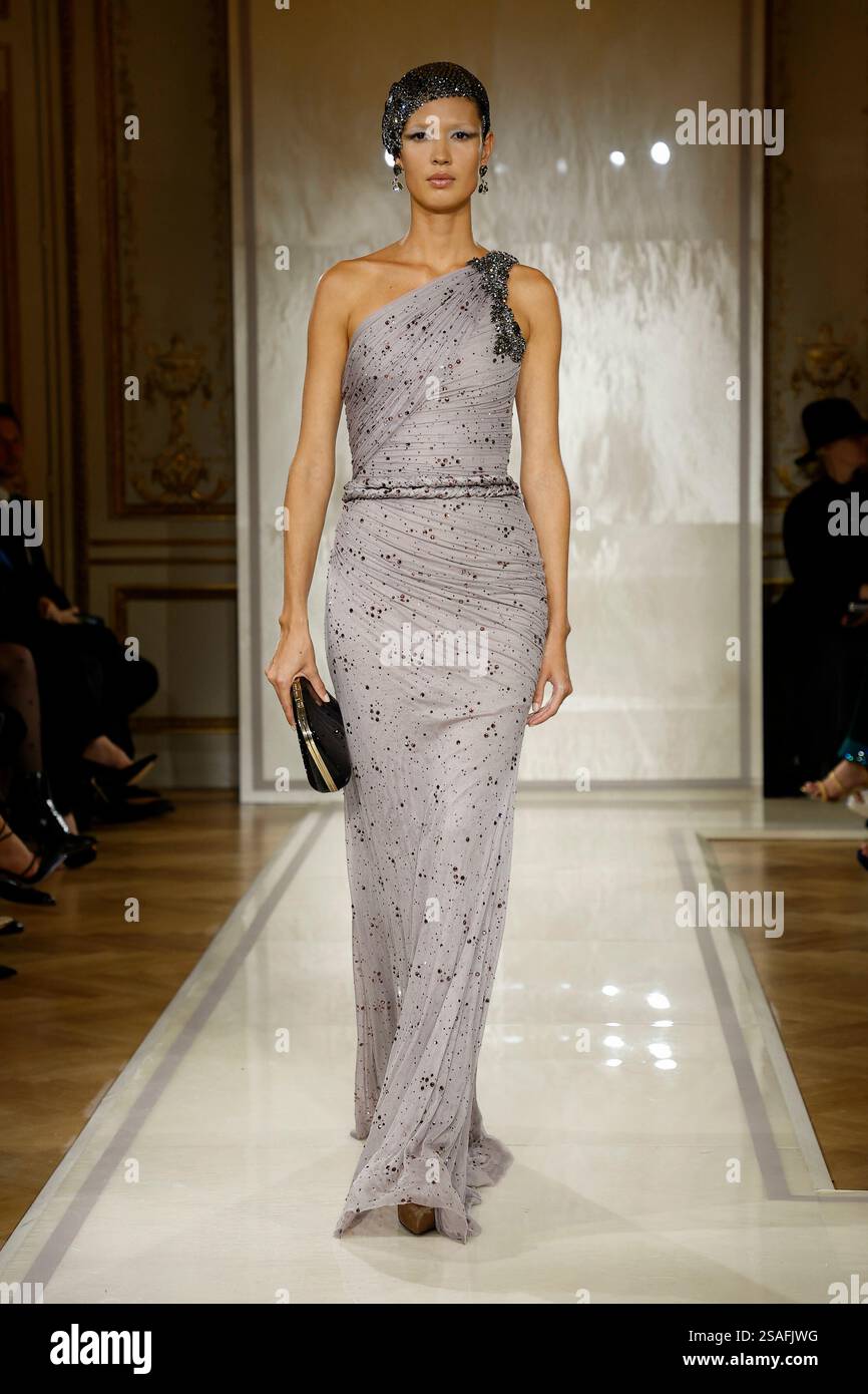 Paris, Frankreich. 28th Jan, 2025. GIORGIO ARMANI PRIVE Haute Couture ...