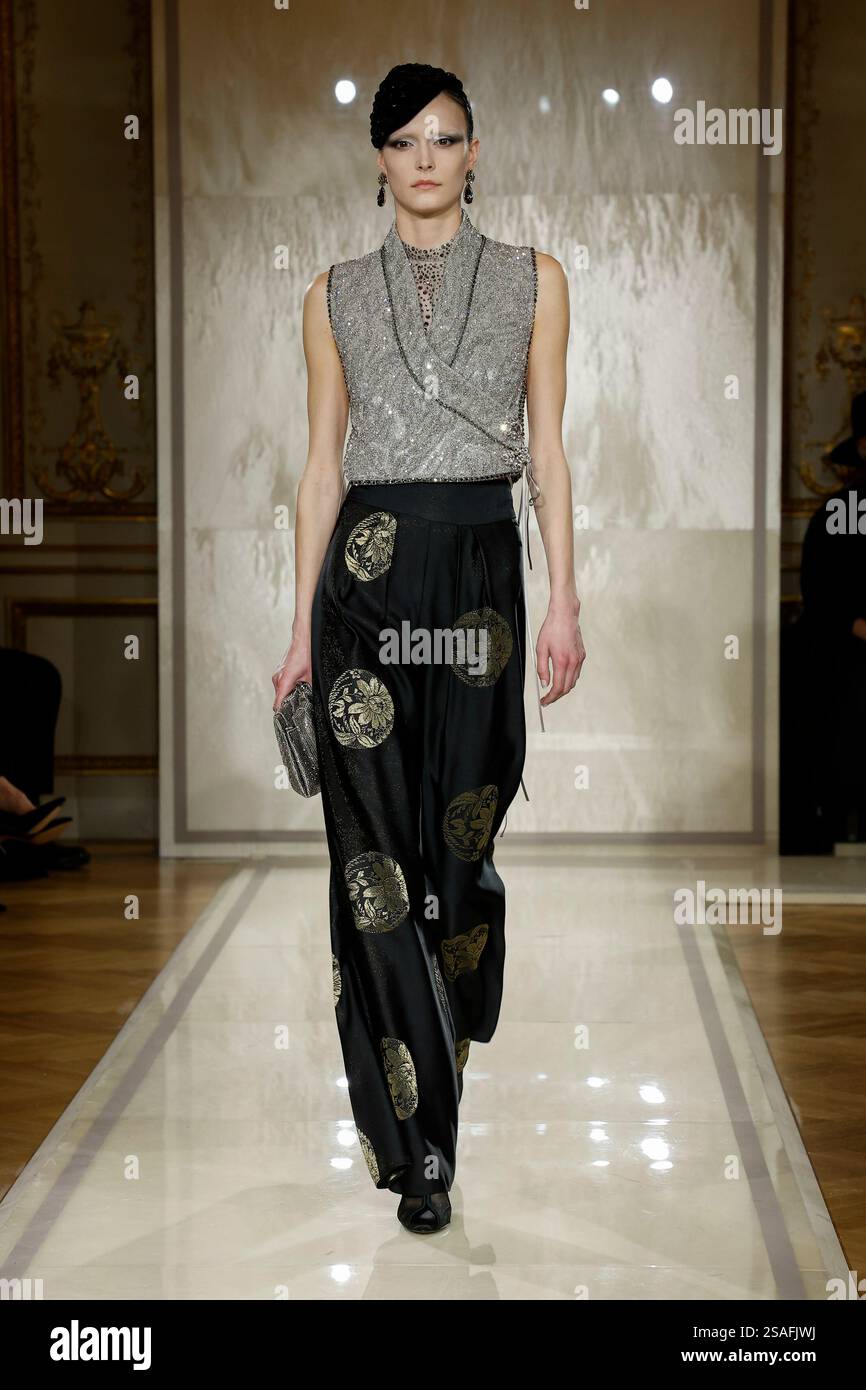Paris, Frankreich. 28th Jan, 2025. GIORGIO ARMANI PRIVE Haute Couture ...