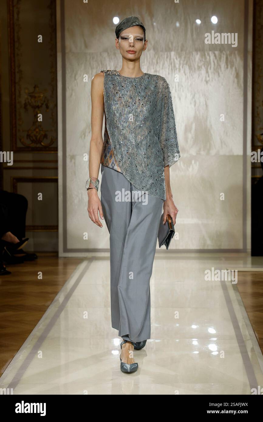Paris, Frankreich. 28th Jan, 2025. GIORGIO ARMANI PRIVE Haute Couture ...